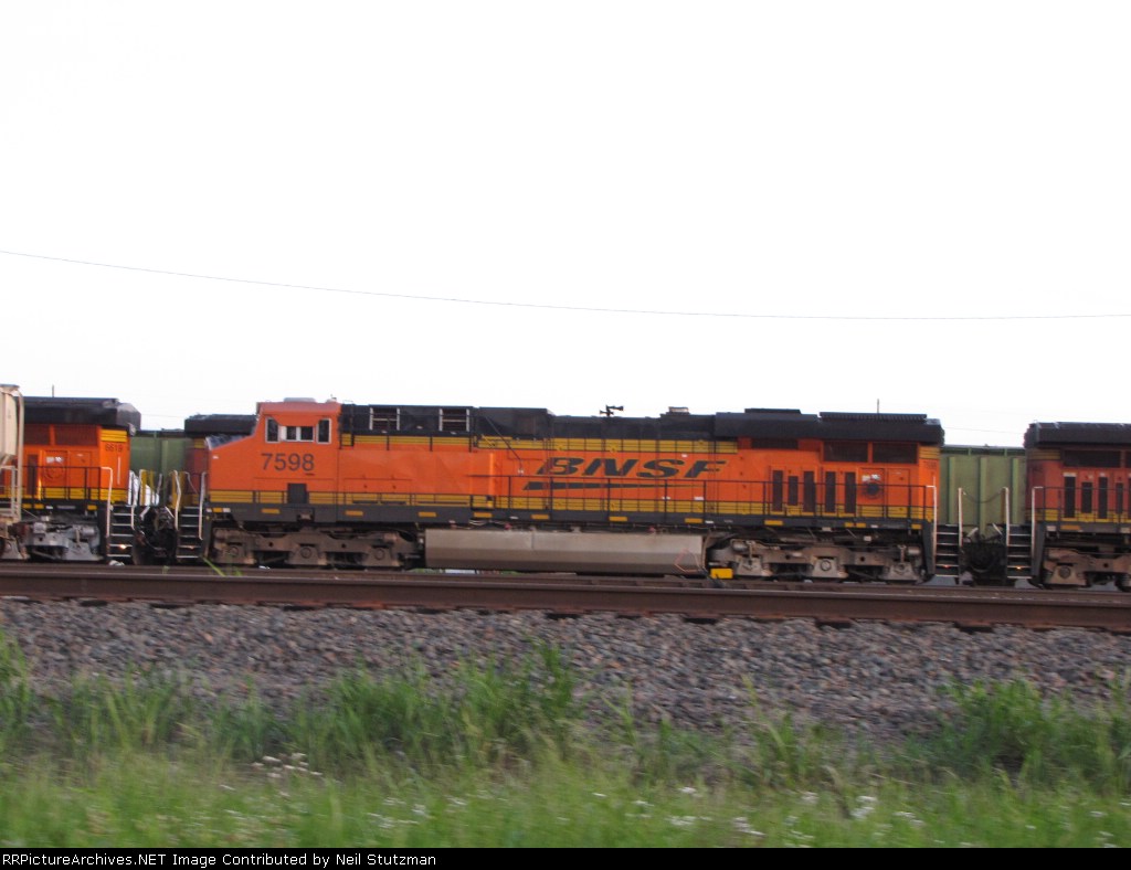 BNSF 7598